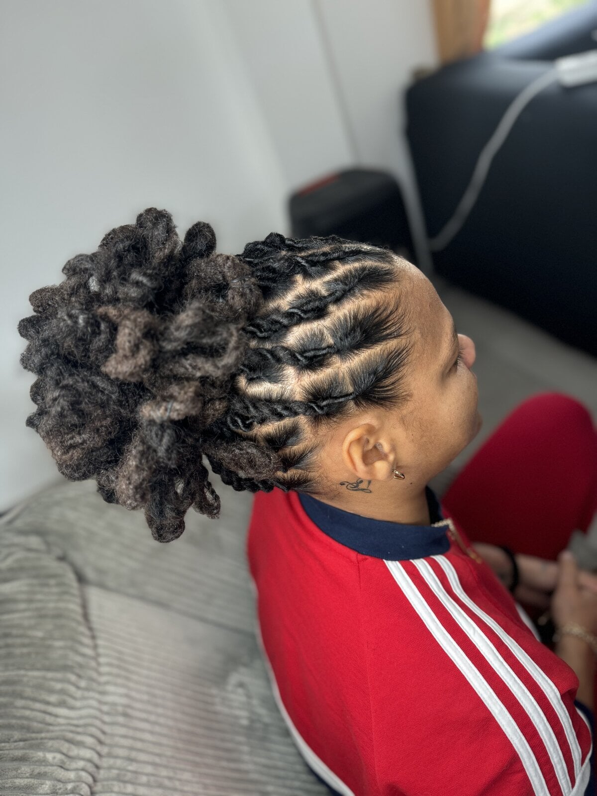 Chignon pétale Locks (quenny) - Coiffure Afro sur PARIS - MARNE-LA ...