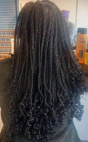 👩🏾 Coiffure Braids avec fini bouclé (Kelle) - Coiffure Afro