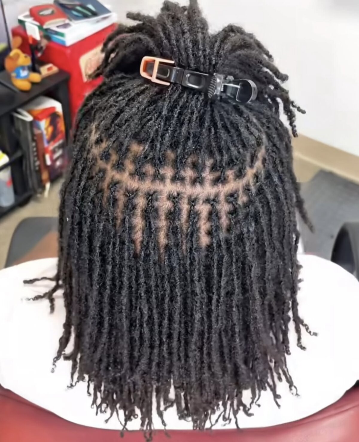 👩🏾 38 idées Coiffures INTERLOCKING : Photos & Videos Coiffure Afro ! France